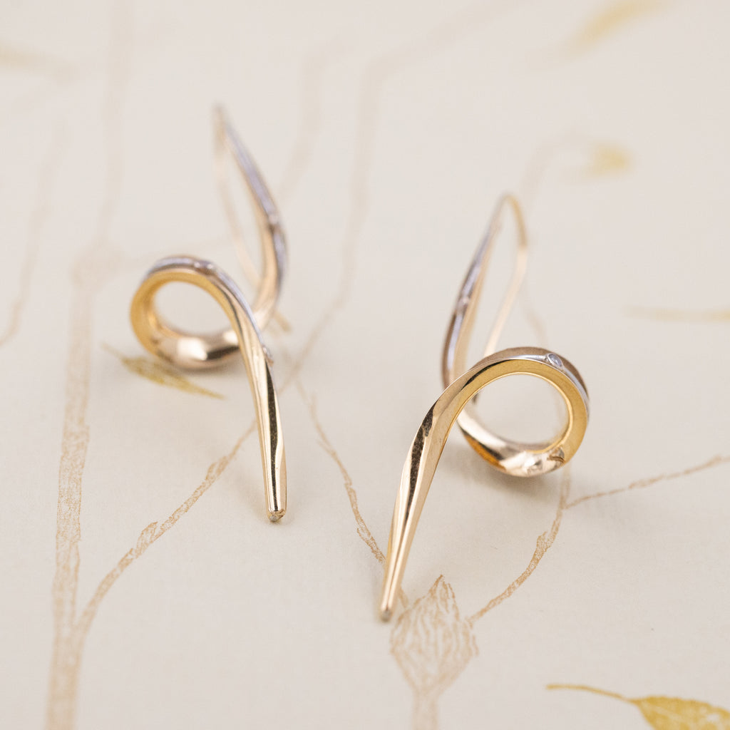 Jerry Scavezze Gold Curl Drop Earrings – Pippin Vintage Jewelry