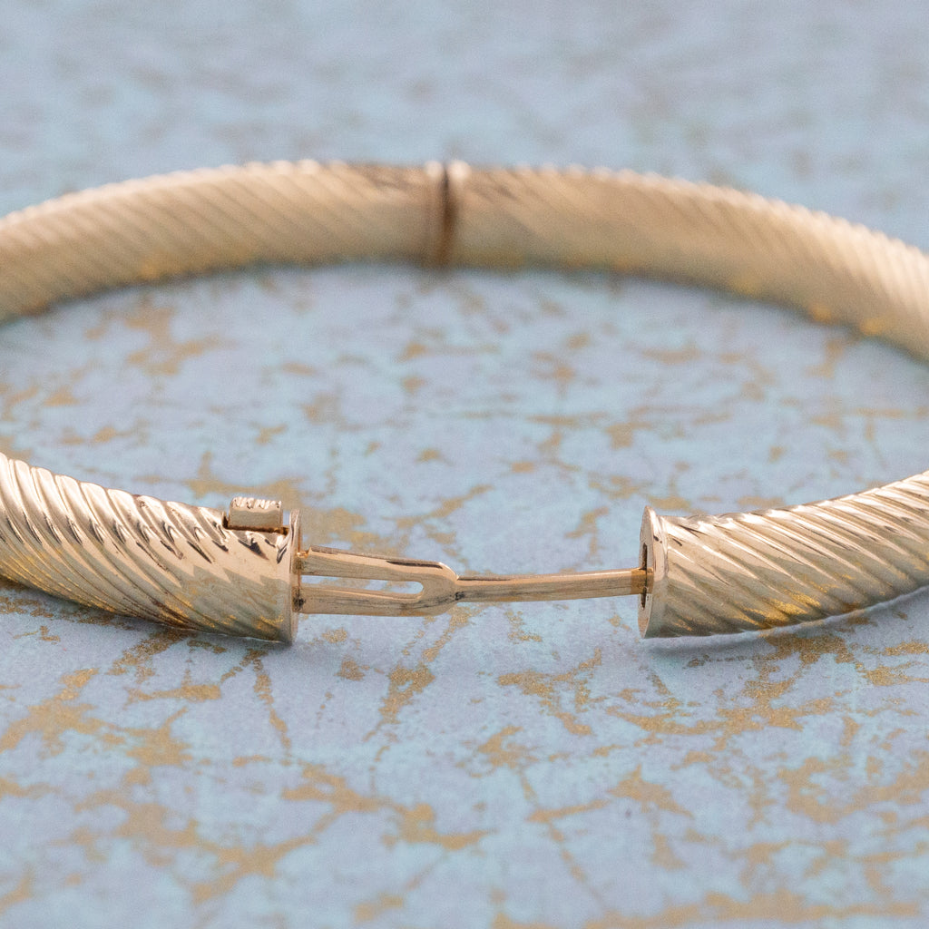 Gold Bangle with Slanted Rib Pattern – Pippin Vintage Jewelry