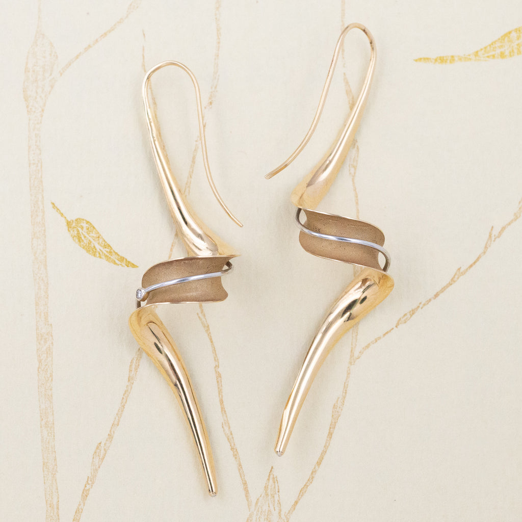 Jerry Scavezze Gold Curl Drop Earrings – Pippin Vintage Jewelry