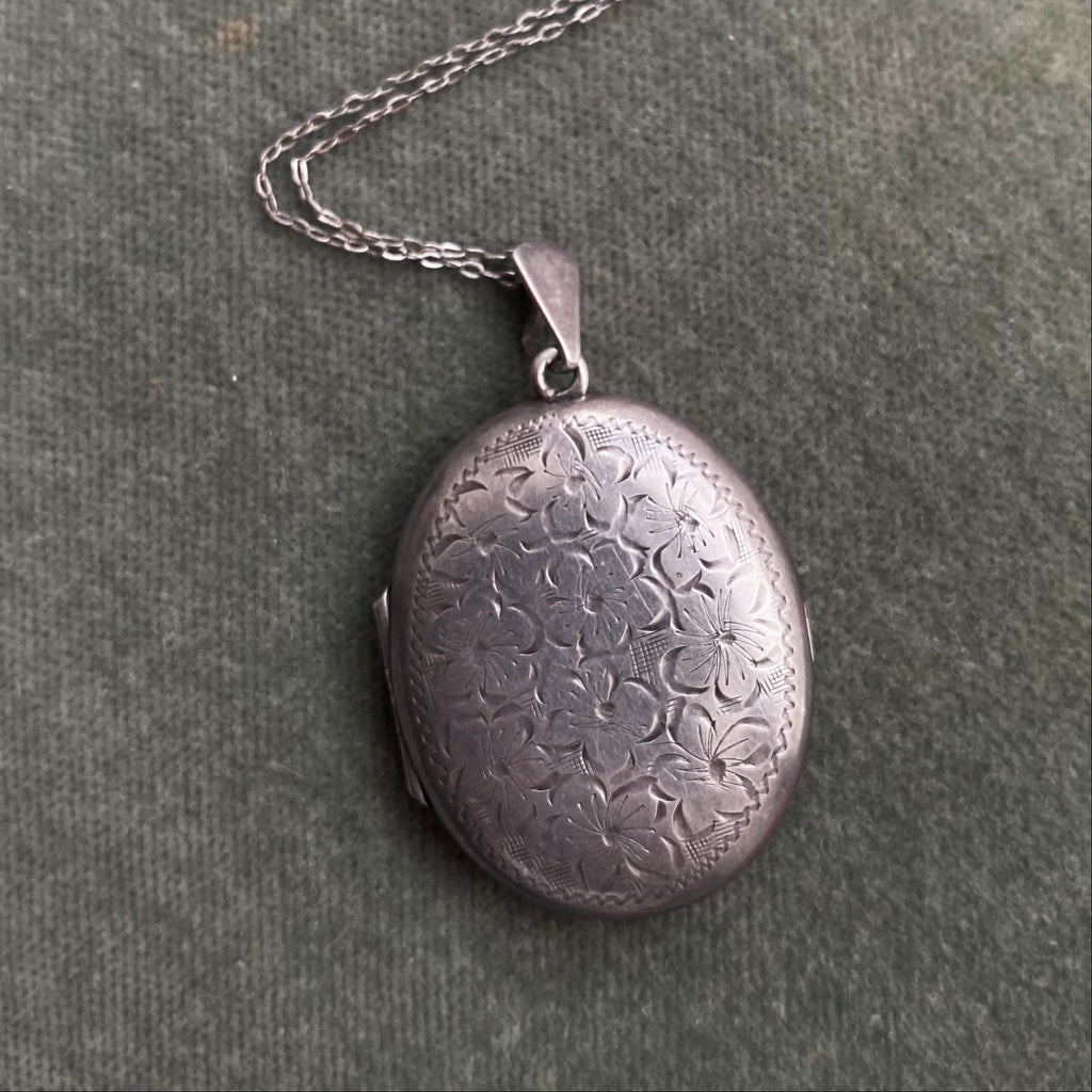 Handchased Sterling Locket c1950 – Pippin Vintage Jewelry