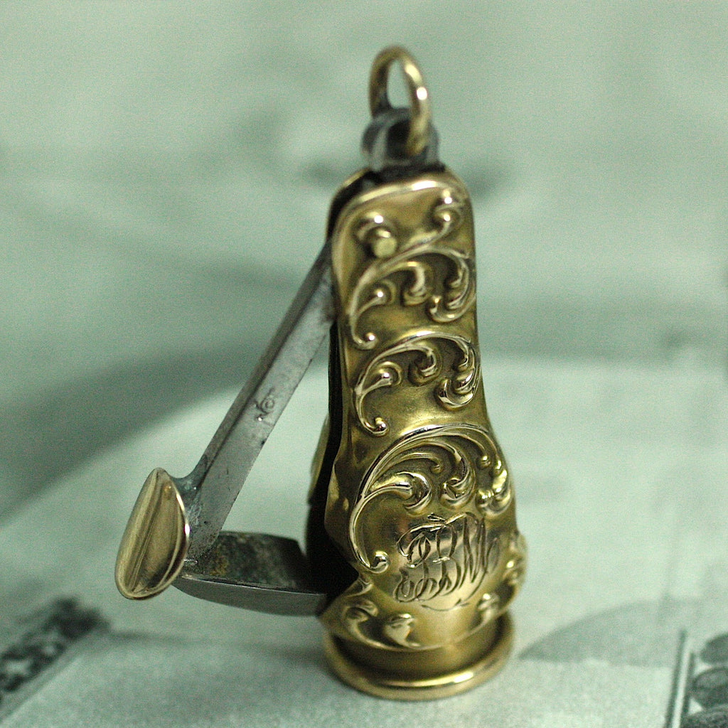 Circa 1900 14K Repoussé Cigar Cutter – Pippin Vintage Jewelry